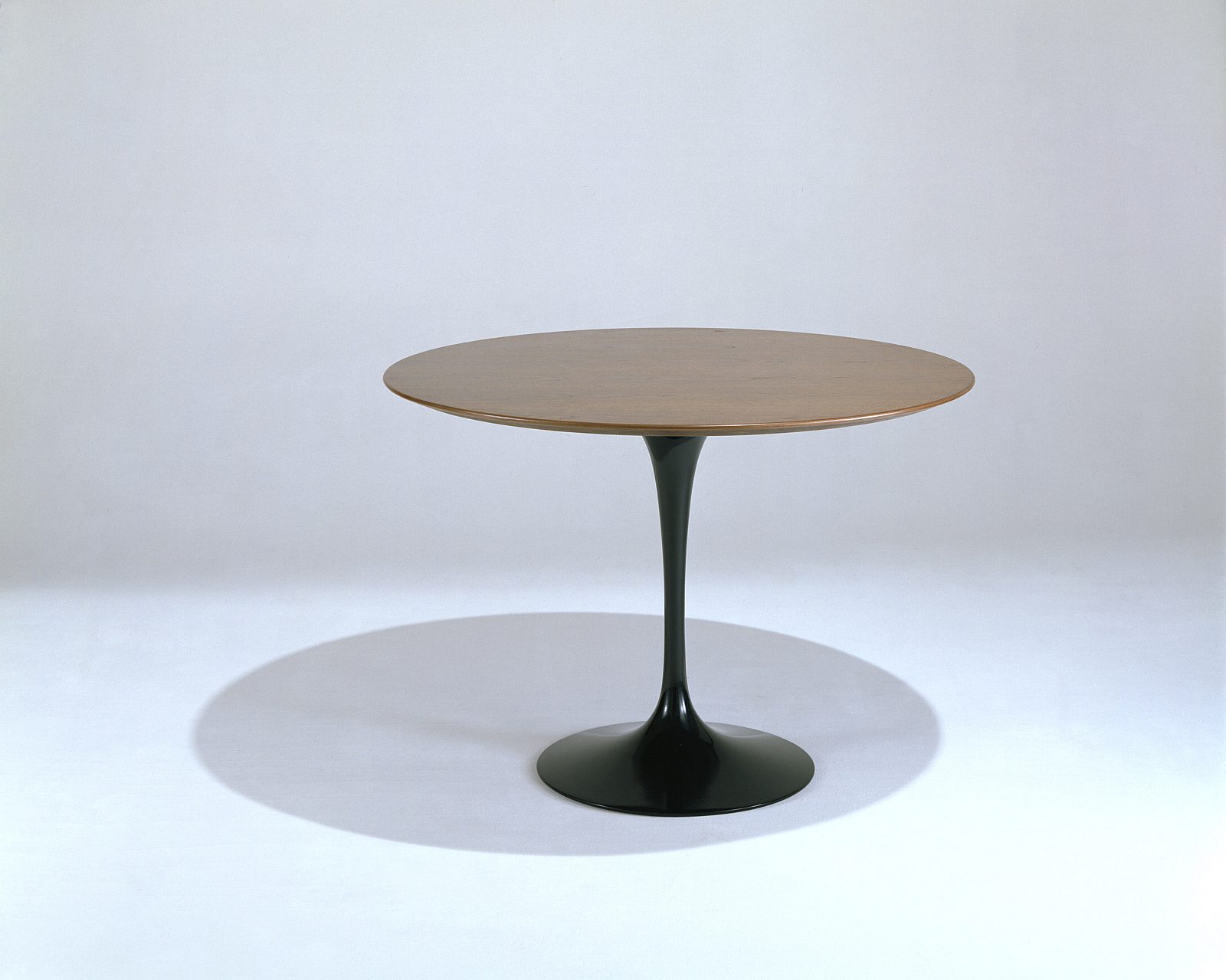 Saarinen Round Dining Table | CWC