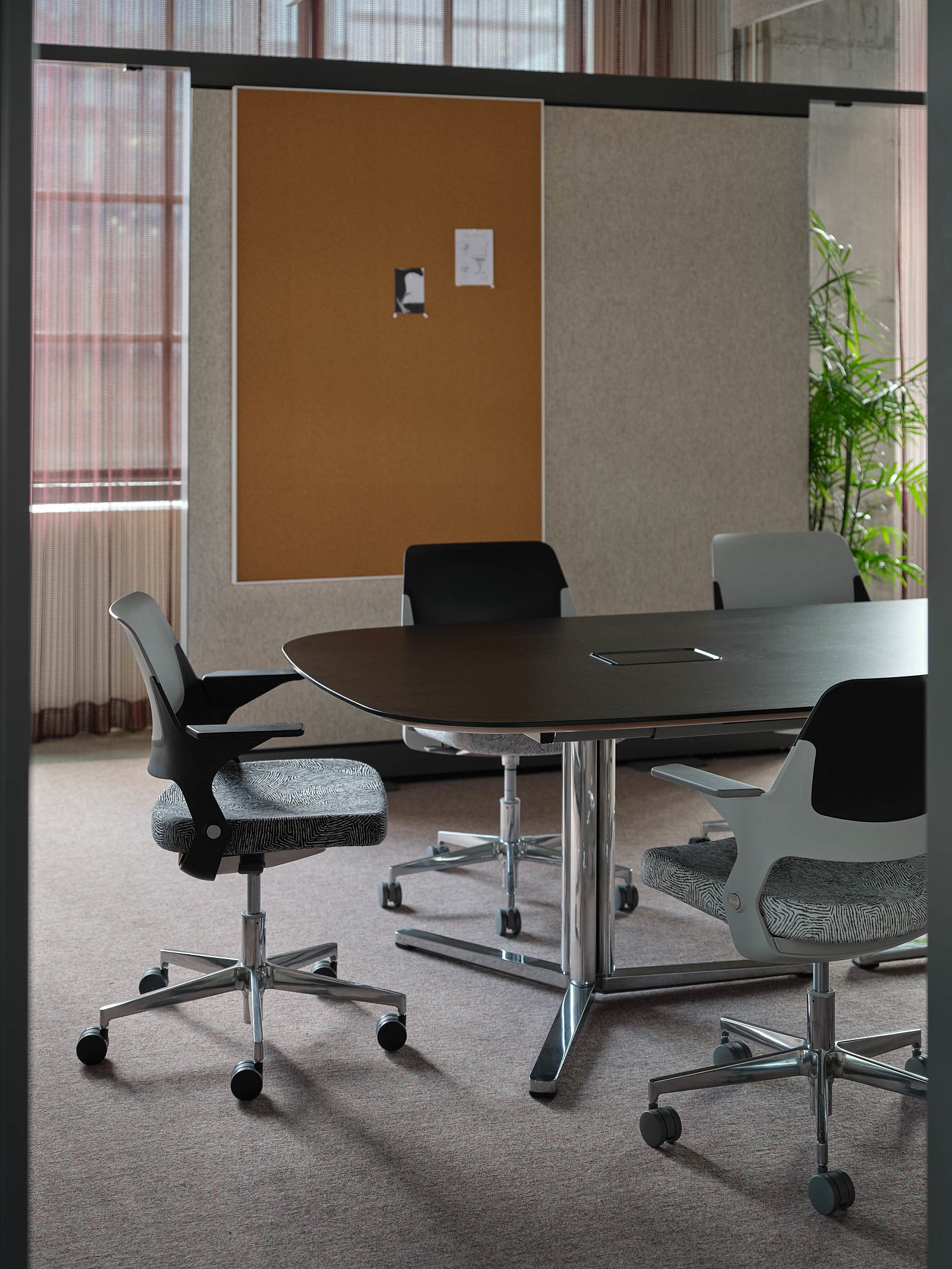 Islands Collection by Knoll® MX-Base | CWC